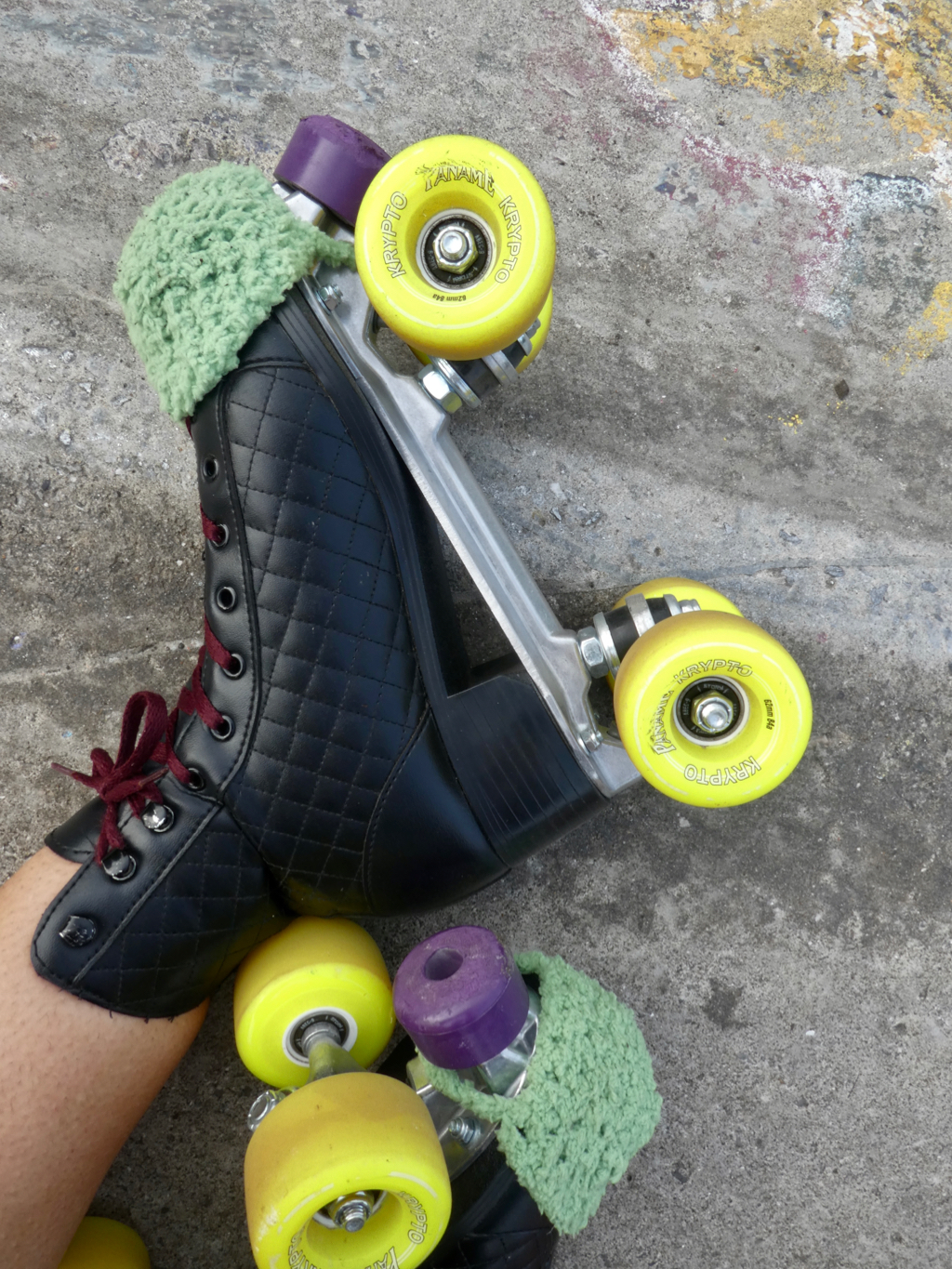 Fluffy Crochet Roller Skate Toe Guards - A Free Pattern”
